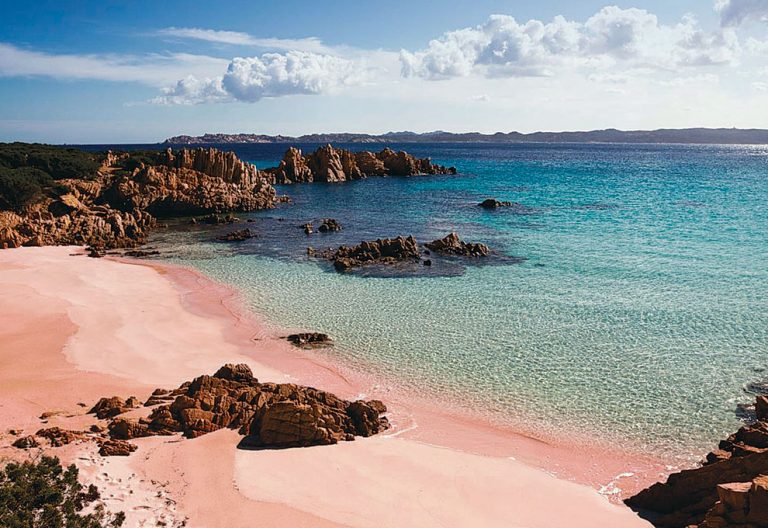 8 playas de arena rosa | Luz